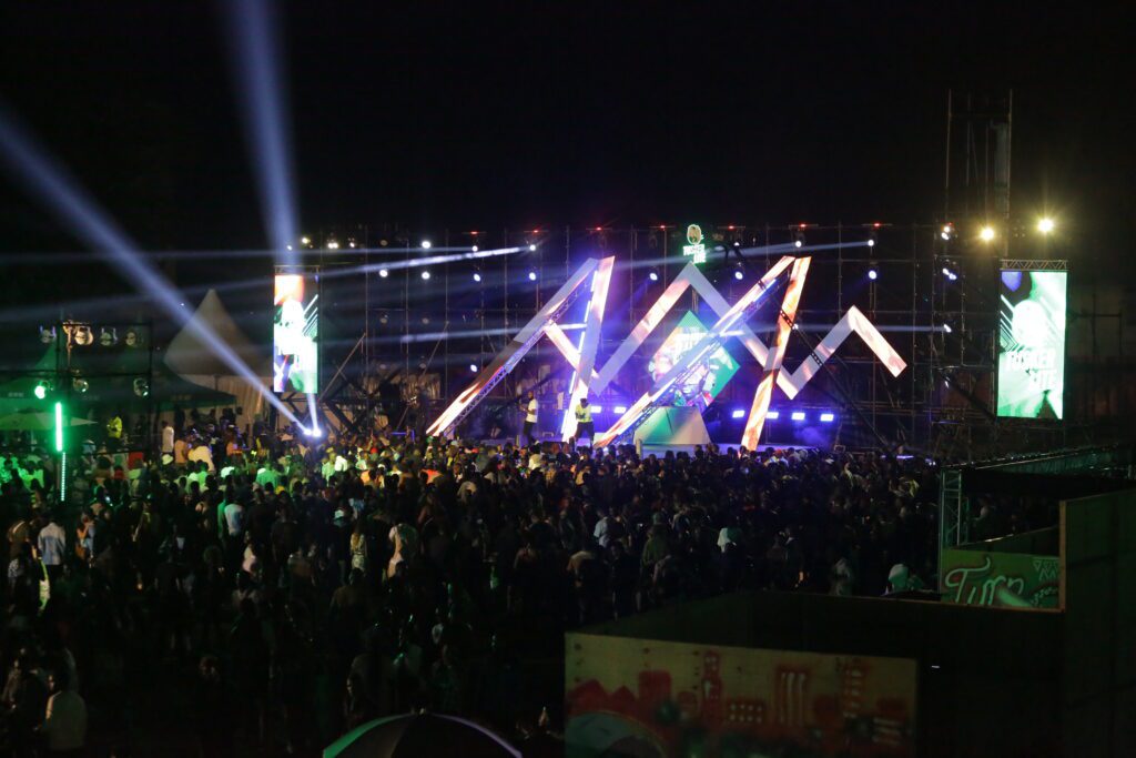 All the 'Lites' turned on as Amapiano diva Mphela performs at Tusker ...